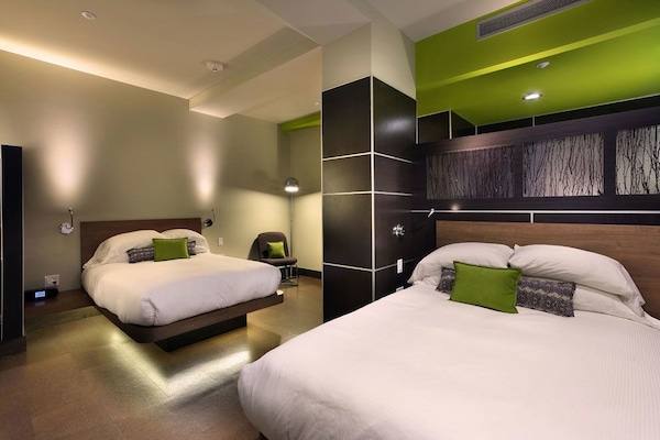 Com decoração personalizada, com mobília individualizada, secretária