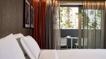 Quarto clássico | Roupas de cama premium, frigobar, cofres nos quartos, escrivaninha