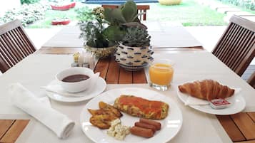 Buffet de pequeno-almoço
