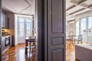 Apartamento Deluxe, 2 quartos | Vista do quarto