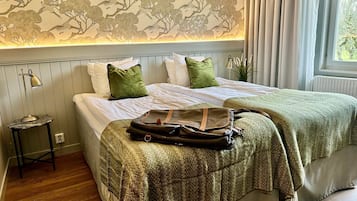 Quarto duplo superior | Quartos à prova de som, ferros/tábuas de passar roupa, Wi-Fi de cortesia