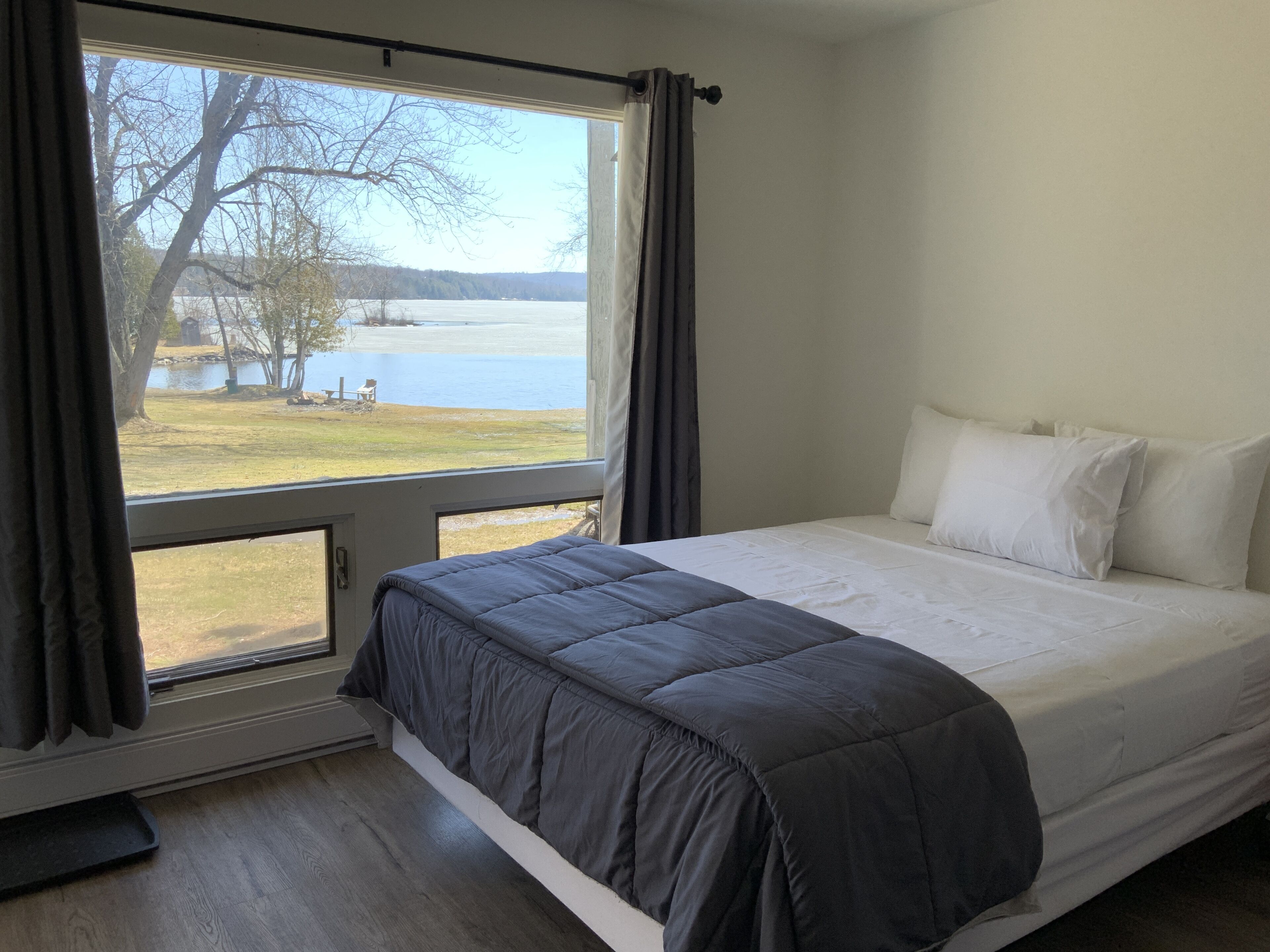 Quarto Standard, 2 camas queen-size, ar condicionado, vista para o lago (Sunrise 6) | Com decoração personalizada, com mobília individualizada, Wi-fi grátis 