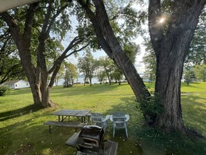 Cabana standard, 1 quarto, lareira, vista para o lago (Windy Ridge) | Vista do quarto