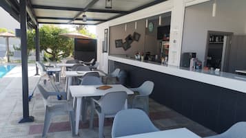 Snack-bar
