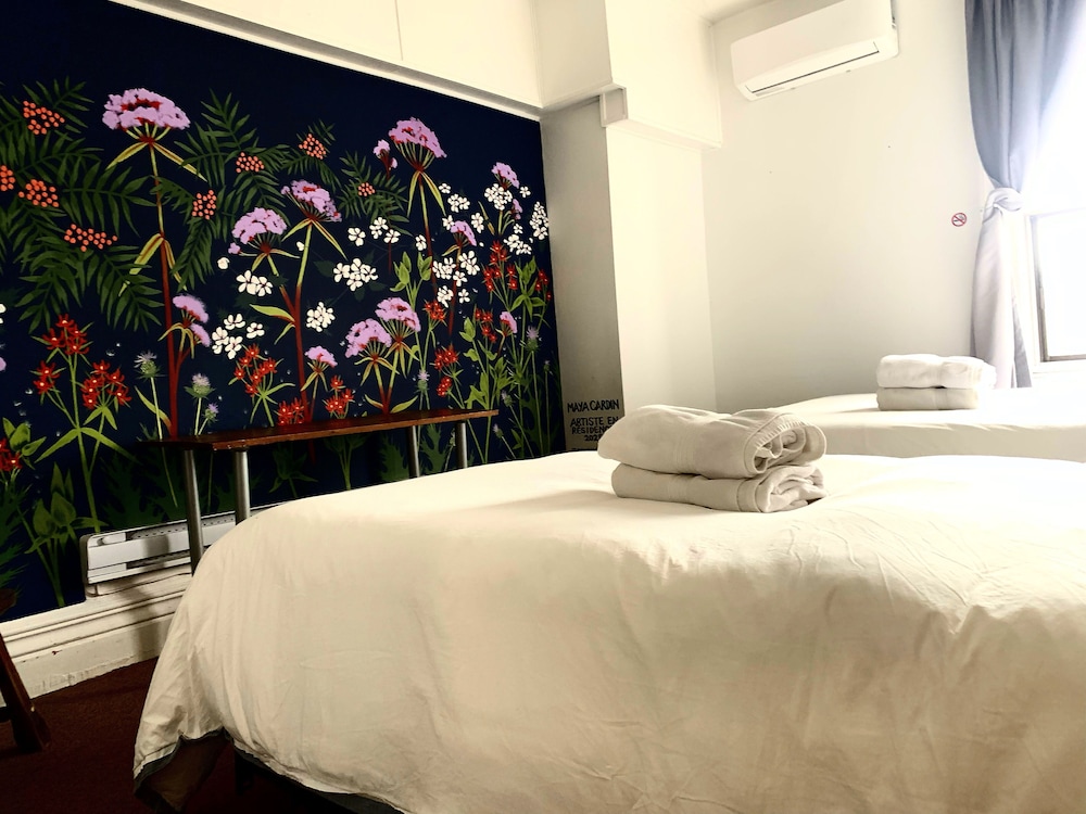 Pensione Popolo - Montreal