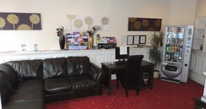 Área de estar no saguão