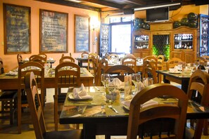 Café da manhã, almoço e jantar