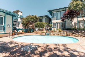 Piscina externa sazonal