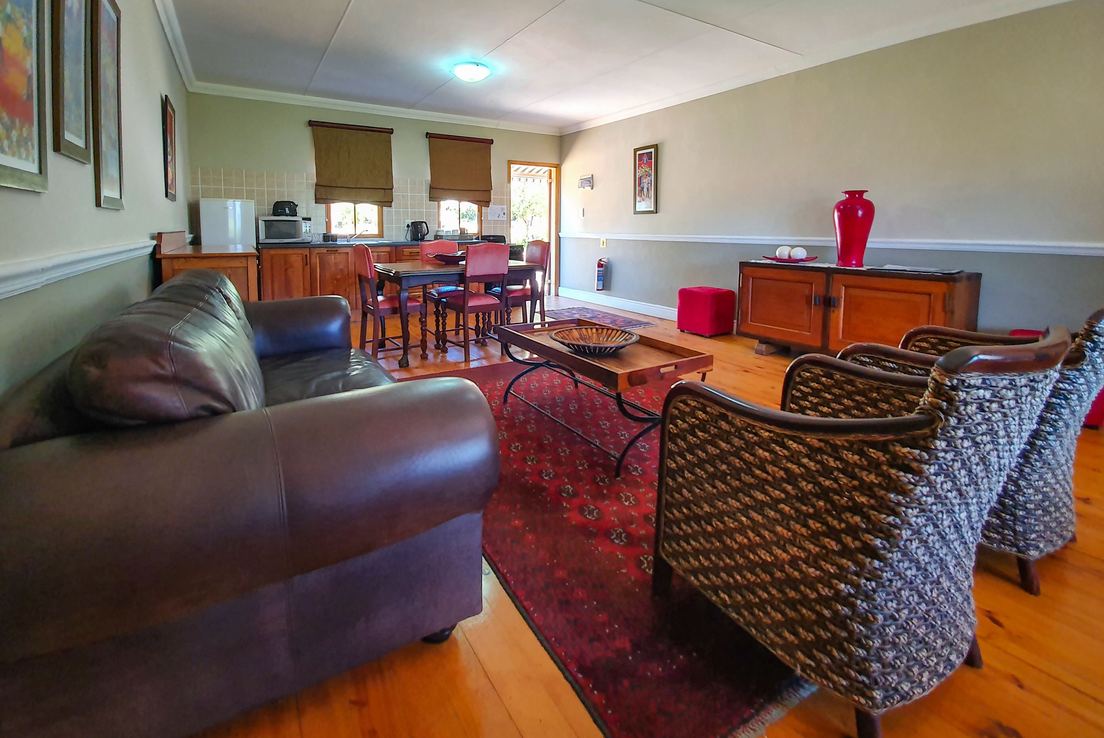 Casa de Campo de Luxo | Sala de estar | Televisor, brinquedos 