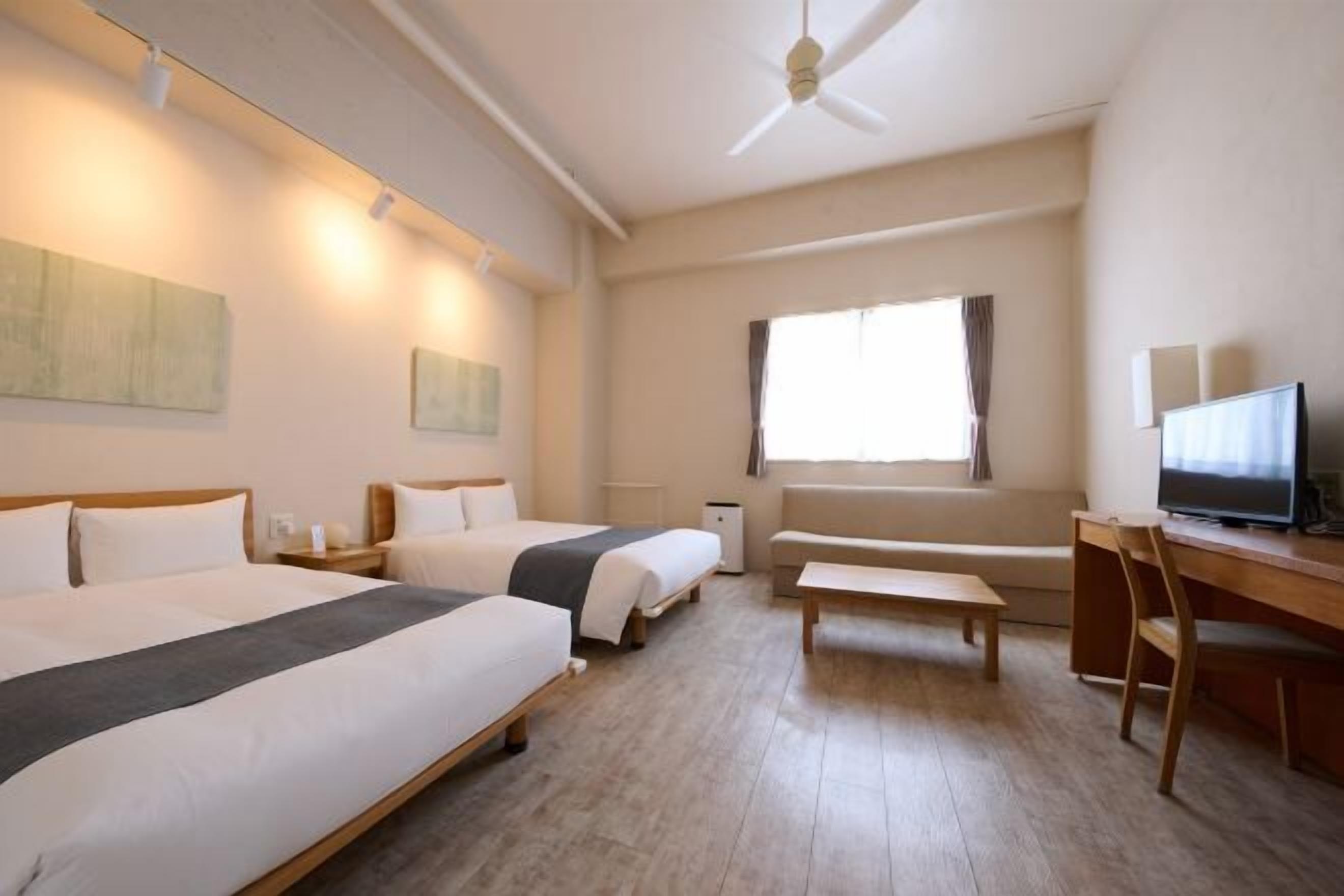 Cofre no quarto, secretária, Wi-fi grátis, roupa de cama fornecida 