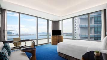 Quarto executivo, 1 cama King, vista para a baía | Vista do quarto