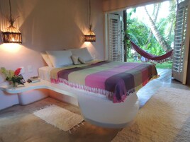 Suite Premium | Secretária, Wi-fi grátis, roupa de cama fornecida 