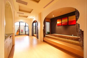 Quarto Nobre | Minibar, cofre no quarto, secretária, quartos insonorizados 