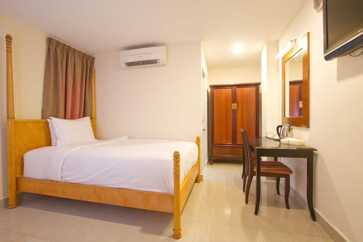 Quarto Individual Superior | Cofre no quarto, secretária, Wi-fi grátis, roupa de cama fornecida