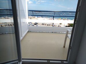 Cofres nos quartos, Wi-Fi de cortesia, roupa de cama