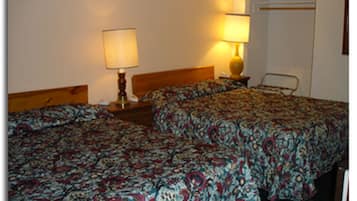 Quarto standard, 2 camas Queen, para não fumantes | Ferros/tábuas de passar roupa, camas extras/dobráveis (sobretaxa)