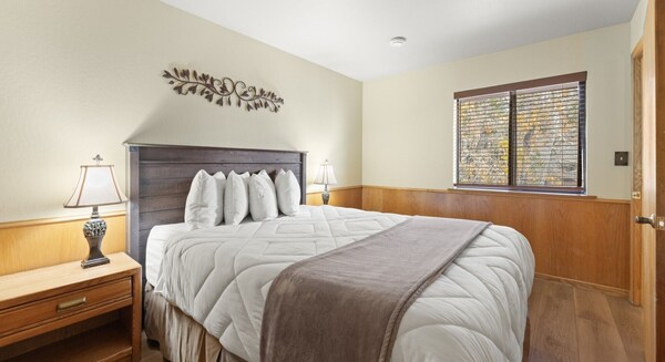 Edgelake Beach Club By Coolvacay - North Lake Tahoe, CA