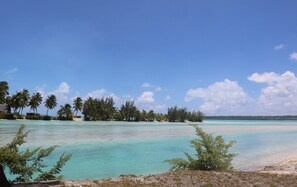 Vista para praia/oceano