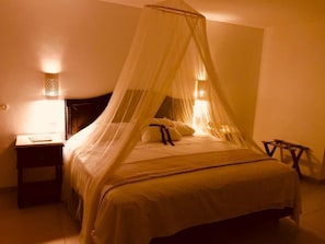 Roupa de alta qualidade, edredões de penas, secretária