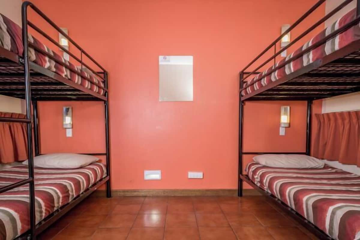 Wi-fi grátis, roupa de cama fornecida