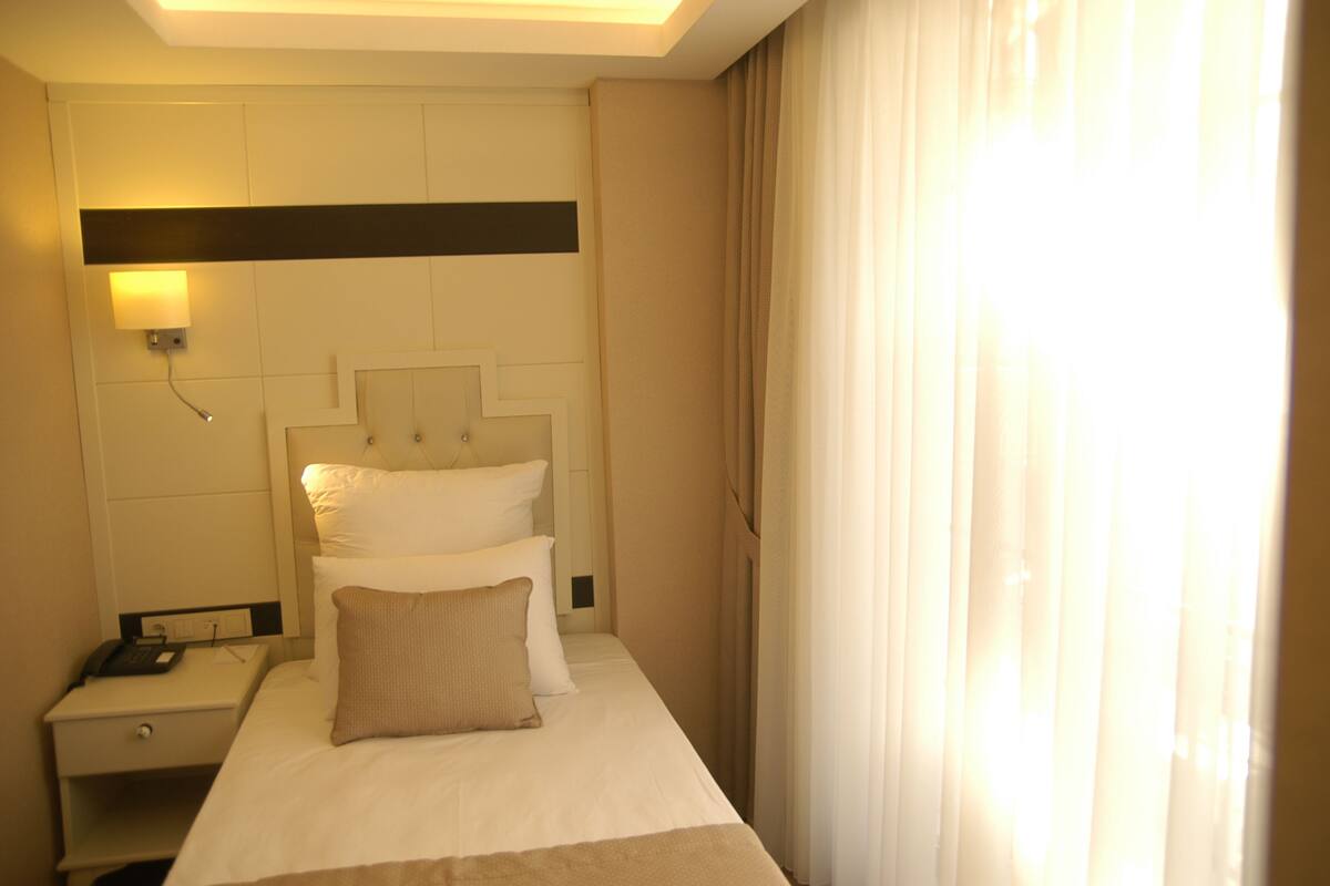 Quarto Individual Económico, 1 cama individual, não fumadores | Lençóis de algodão egípcio, roupa de alta qualidade 