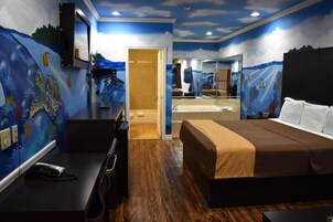 Quarto, 1 cama King, banheira de hidromassagem | Vista do quarto