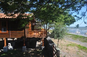 Cabana standard, 1 quarto, vista para o lago, ao lado do lago | Fachada