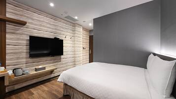 Quarto casal luxo | Edredons de pluma, cortinas blackout, Wi-Fi de cortesia, roupa de cama