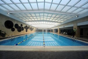 Piscina interior, piscina exterior