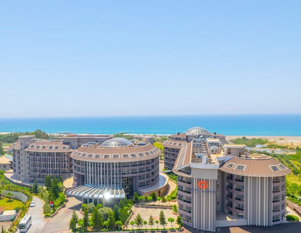 Sunmelia Beach Resort Hotel & Spa - Sidé