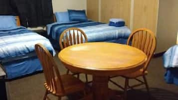 1 quarto, individualmente decorados, individualmente mobiliados