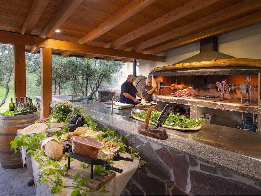 Jantares servidos, cozinha italiana, com vista para o jardim