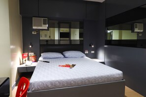 Quarto Executivo, 1 cama queen-size | Wi-fi grátis 