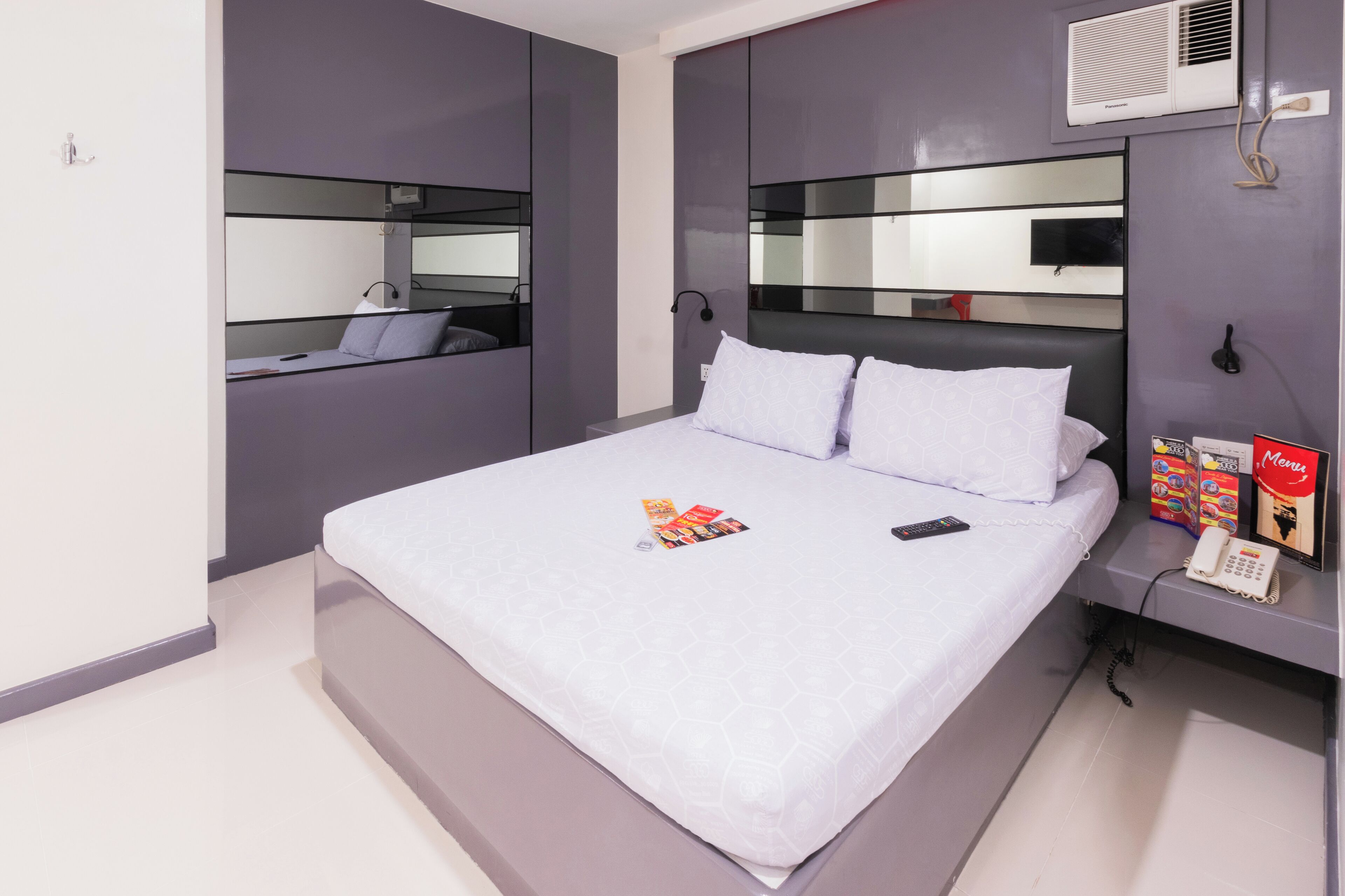 Quarto Executivo, 1 cama queen-size | Secretária, Wi-fi grátis 