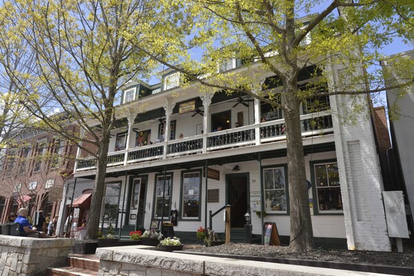 Hall House Hotel - Dahlonega, GA