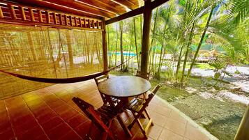 Estúdio, acessível, vista para a piscina | Terraço/pátio interior