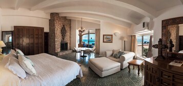 Quarto Deluxe, vista para o oceano, junto à piscina | Ferro/tábua de engomar, Wi-fi grátis, roupa de cama fornecida 