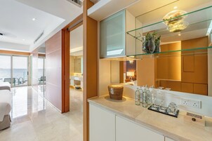 Villa Panorâmica, piscina privativa, vista para o mar | Roupa de alta qualidade, edredões de penas, minibar, cofre no quarto 