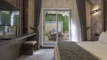 Quarto casal ou duplo luxo | Frigobar, cofres nos quartos, Wi-Fi de cortesia, roupa de cama