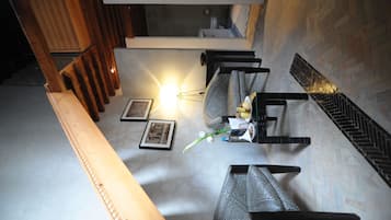 Quarto Duplo Standard, 1 cama de casal | Sala de estar | TV de ecrã plano