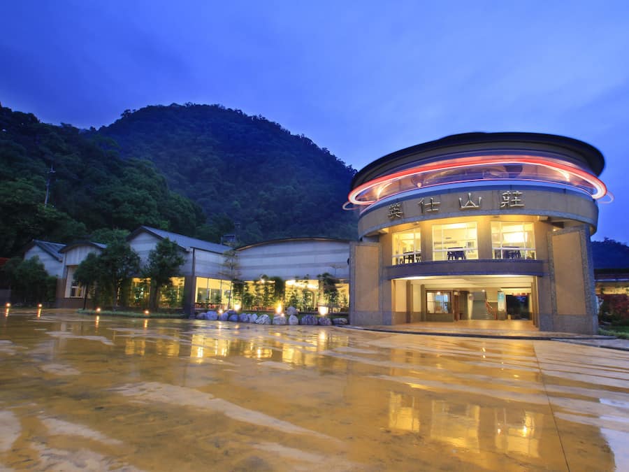 2 restaurantes, café da manhã, culinária asiática