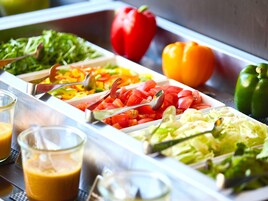 Café da manhã com buffet grátis todos os dias