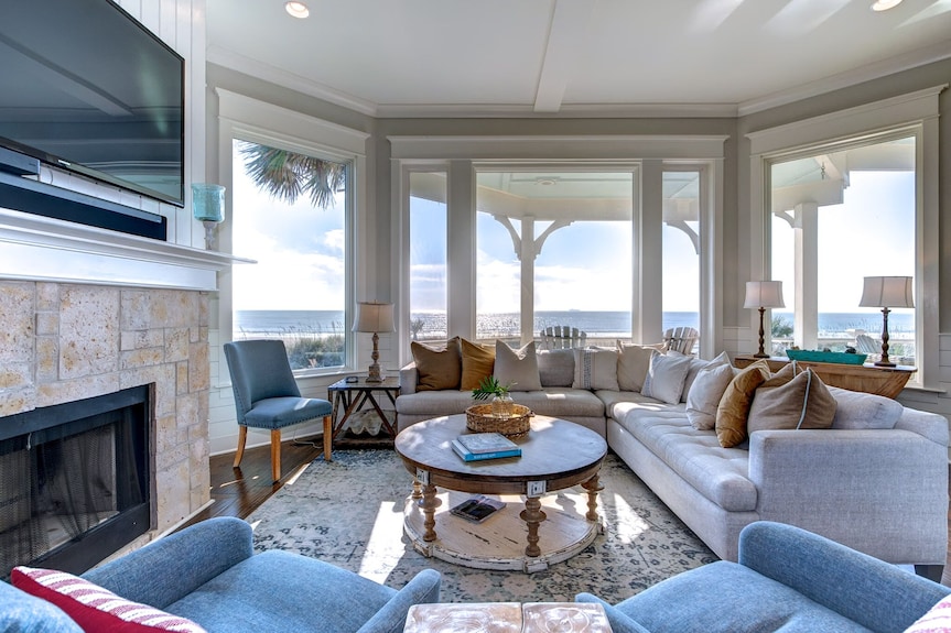 Discounts! Sea Spray- 400 Ocean Blvd. Oceanfont! Six Bedroom, Sleeps 15, Private Pool/hot Tub - Isle of Palms, SC