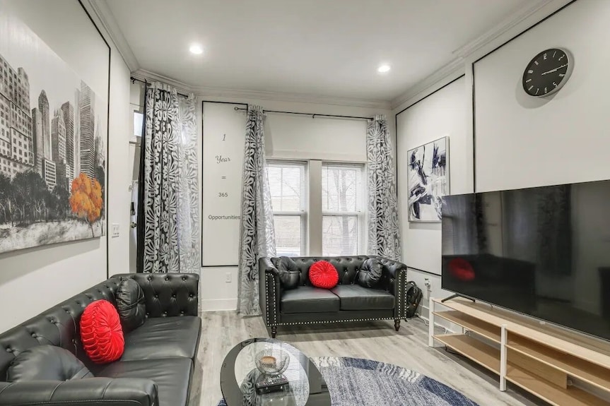 Welcome To Comfort! Private Condo Near Local Sports And Entertainment Venues. - CITY PARK