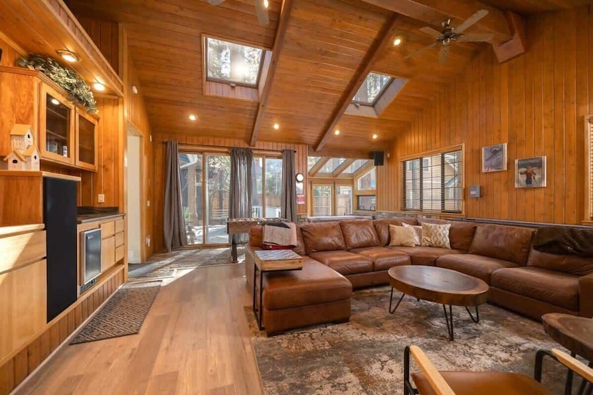 Indoor Spa! Steps To Snow Summit. Fireplaces. Bbq - Snow Summit Ski Resort, CA