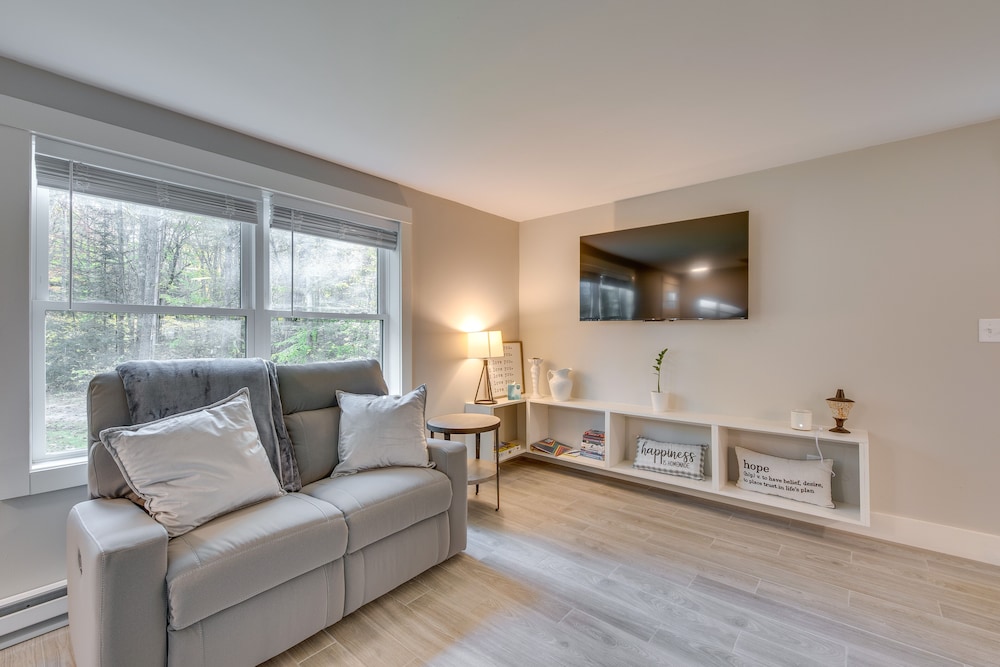 Maine Escape W/ Grill, Near Skiing & Hiking! - Buxton, ME