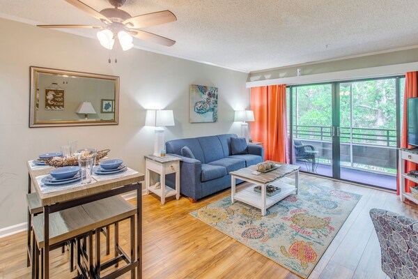 Walk To Beach & Barefoot Landing: Resort Condo! - North Myrtle Beach, SC