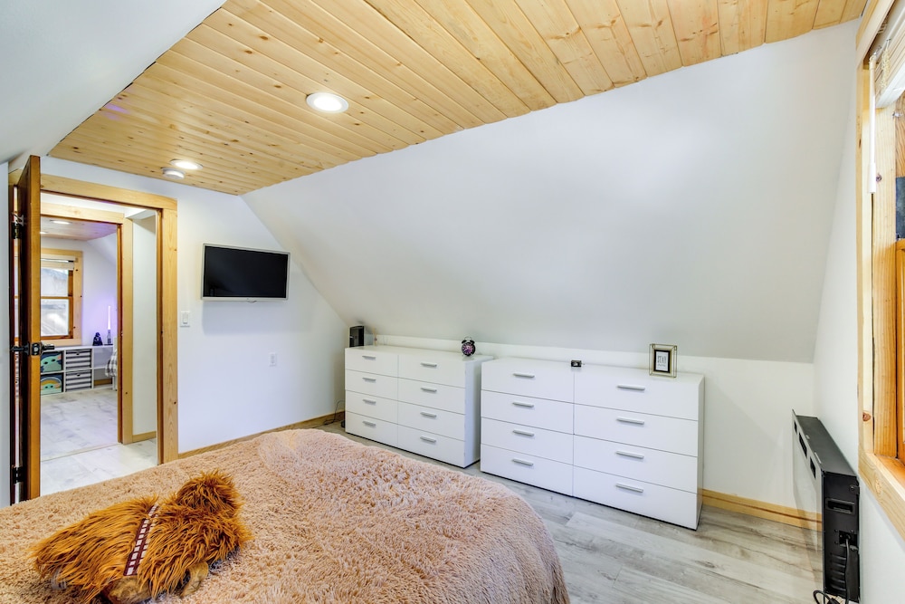 Sugarloaf Vacation Rental ~ 7 Mi To Big Bear Lake! - Big Bear, CA