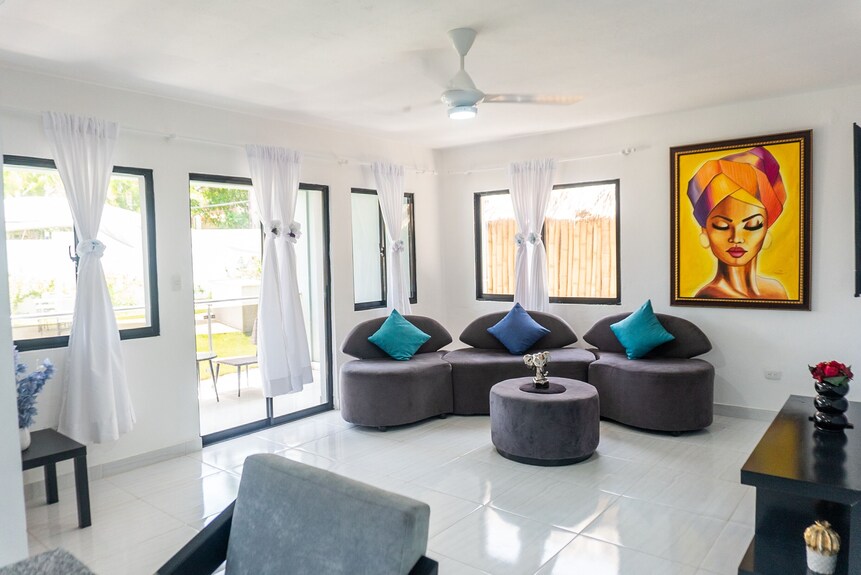 Breakfast Included.\nsea View.\n28% Off In The Restaurand And Bar.\n1 King 2 Queen - Puerto Plata