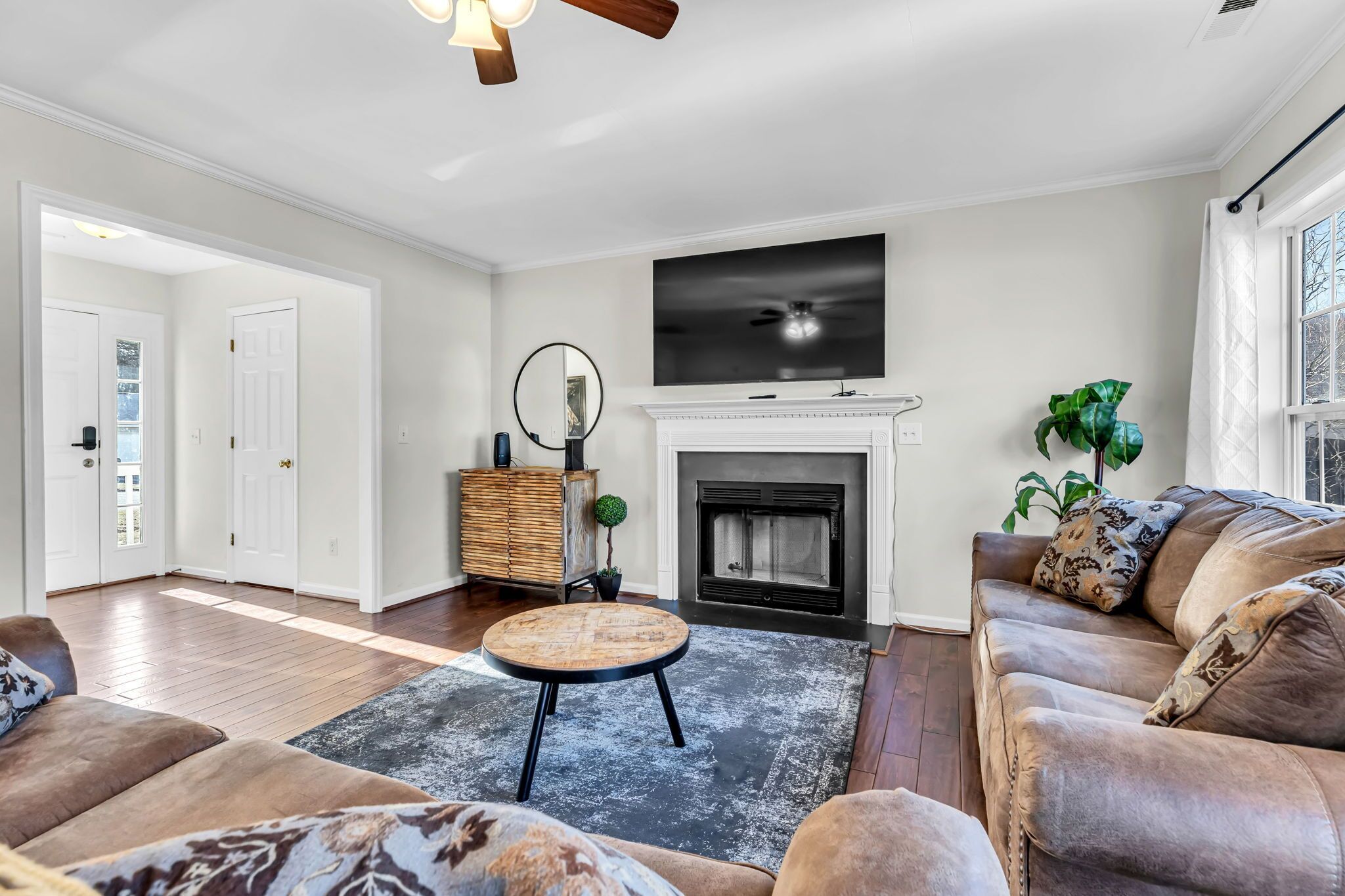 Spacious Luxe Stay W/ Yard, Wi-fi & Smart Tvs - Winston-Salem, NC